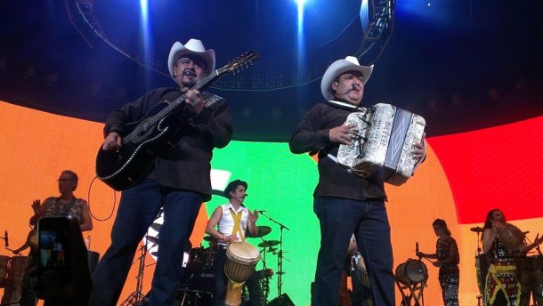 PESADO CON ROTUNDO ÉXITO EN LA ARENA MONTERREY