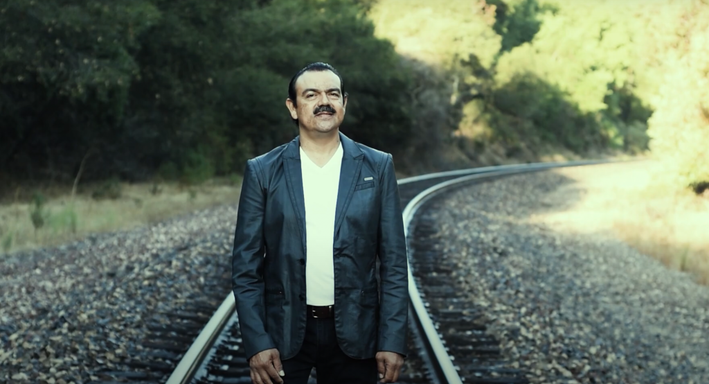 Abel Santana Estrena El Video De "A Distancia"